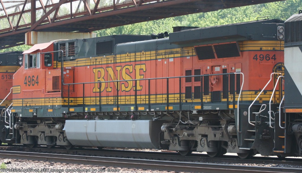 BNSF 4964